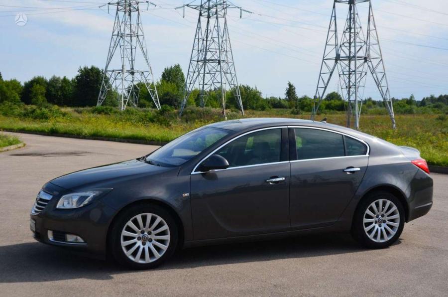 Grey Opel Insignia 2010 in Siauliai, with an engine capacity of 1.96 L and mileage of 290 thousand km for 3100 €, photo 4 on AUTOMOTO.COM.LV