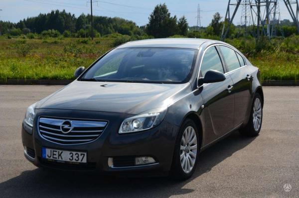 Grey Opel Insignia 2010 in Siauliai, with an engine capacity of 1.96 L and mileage of 290 thousand km for 3100 €, photo 5 on AUTOMOTO.COM.LV
