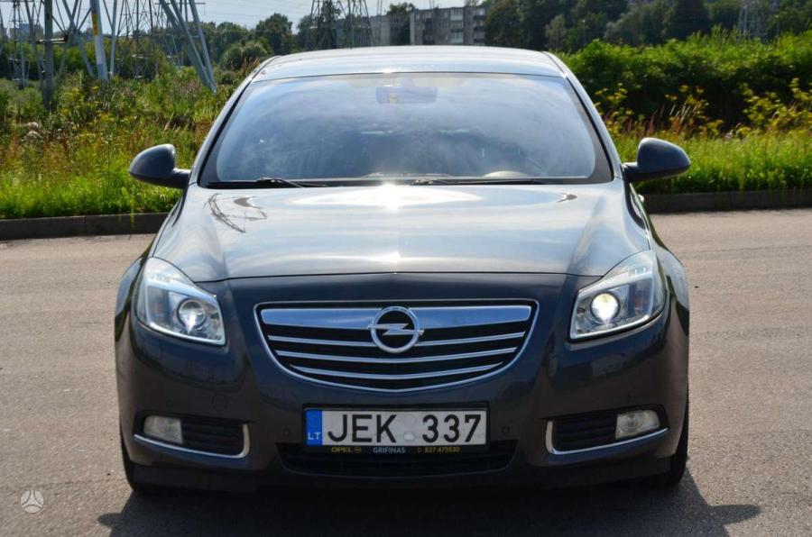 Grey Opel Insignia 2010 in Siauliai, with an engine capacity of 1.96 L and mileage of 290 thousand km for 3100 €, photo 7 on AUTOMOTO.COM.LV