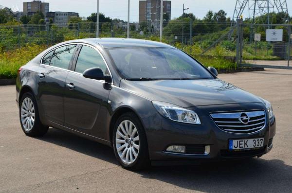 Grey Opel Insignia 2010 in Siauliai, with an engine capacity of 1.96 L and mileage of 290 thousand km for 3100 €, photo 7 on AUTOMOTO.COM.LV