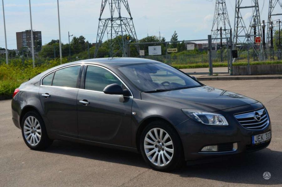 Grey Opel Insignia 2010 in Siauliai, with an engine capacity of 1.96 L and mileage of 290 thousand km for 3100 €, photo 10 on AUTOMOTO.COM.LV