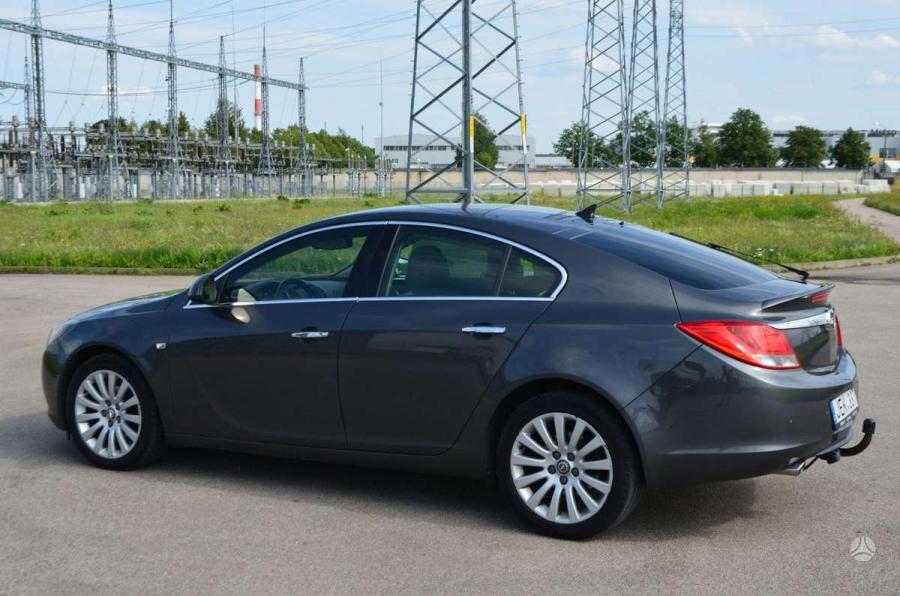 Grey Opel Insignia 2010 in Siauliai, with an engine capacity of 1.96 L and mileage of 290 thousand km for 3100 €, photo 18 on AUTOMOTO.COM.LV