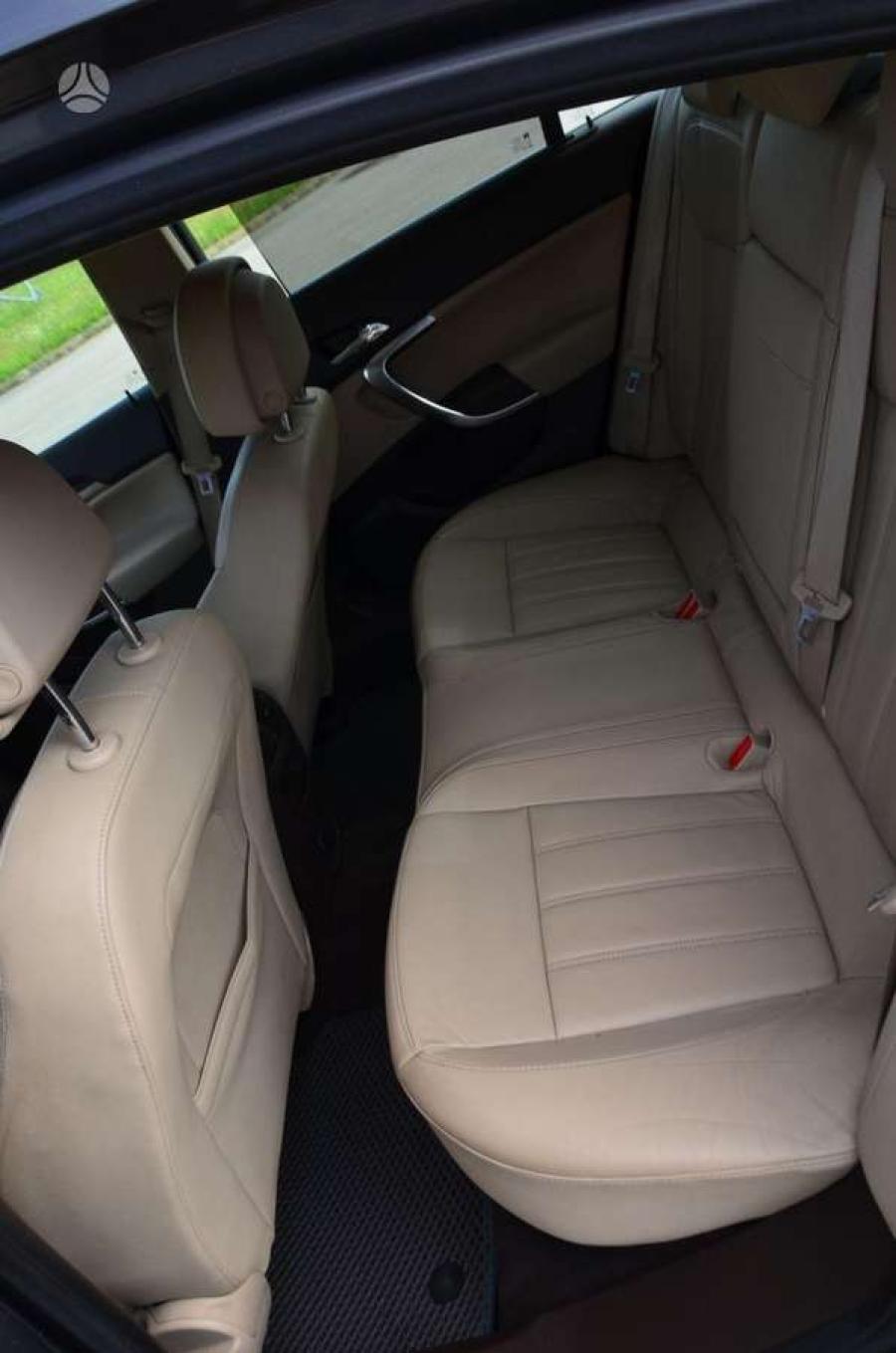 Grey Opel Insignia 2010 in Siauliai, with an engine capacity of 1.96 L and mileage of 290 thousand km for 3100 €, photo 26 on AUTOMOTO.COM.LV