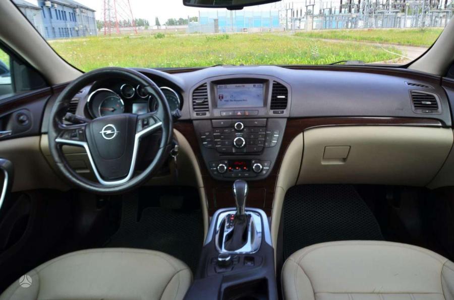 Grey Opel Insignia 2010 in Siauliai, with an engine capacity of 1.96 L and mileage of 290 thousand km for 3100 €, photo 27 on AUTOMOTO.COM.LV
