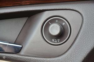 Grey Opel Insignia 2010 in Siauliai, with an engine capacity of 1.96 L and mileage of 290 thousand km for 3100 €, photo 33 on AUTOMOTO.COM.LV