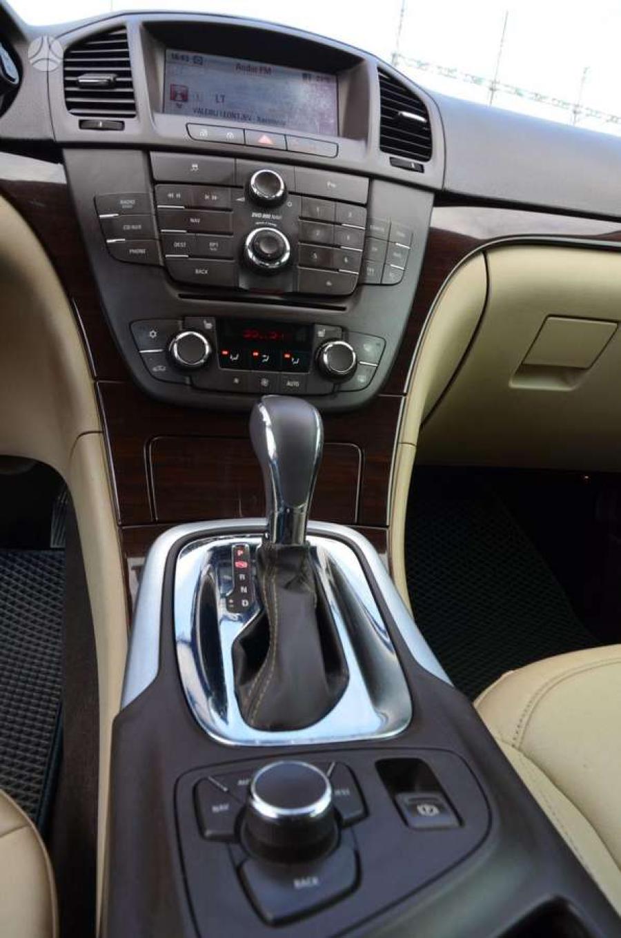 Grey Opel Insignia 2010 in Siauliai, with an engine capacity of 1.96 L and mileage of 290 thousand km for 3100 €, photo 34 on AUTOMOTO.COM.LV