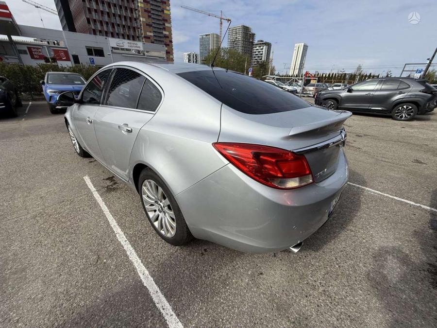 Grey Opel Insignia 2010 in Vilnius, with an engine capacity of 2.00 L and mileage of 289 thousand km for 1600 €, photo 4 on AUTOMOTO.COM.LV