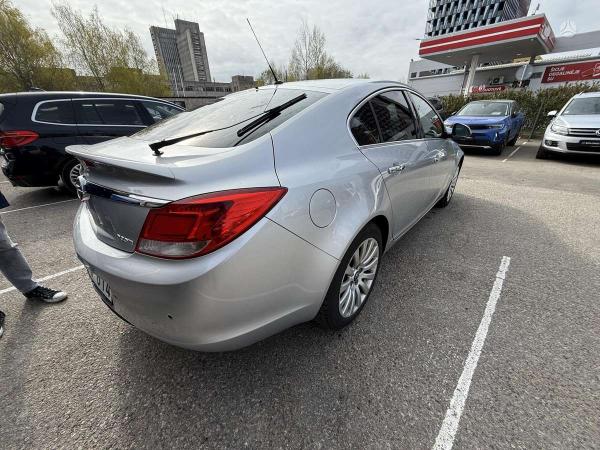 Grey Opel Insignia 2010 in Vilnius, with an engine capacity of 2.00 L and mileage of 289 thousand km for 1600 €, photo 4 on AUTOMOTO.COM.LV