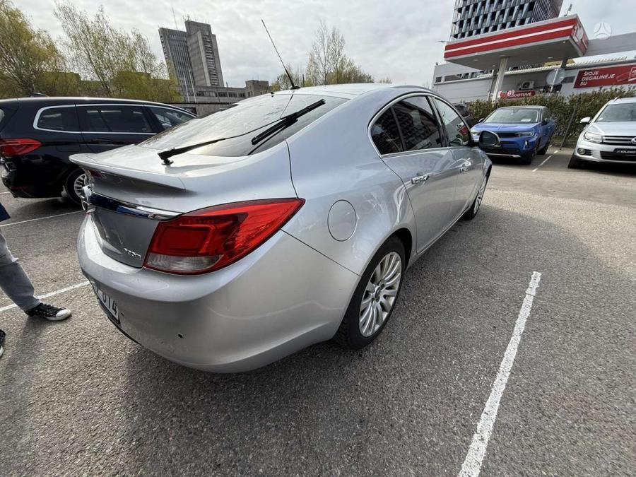 Grey Opel Insignia 2010 in Vilnius, with an engine capacity of 2.00 L and mileage of 289 thousand km for 1600 €, photo 5 on AUTOMOTO.COM.LV