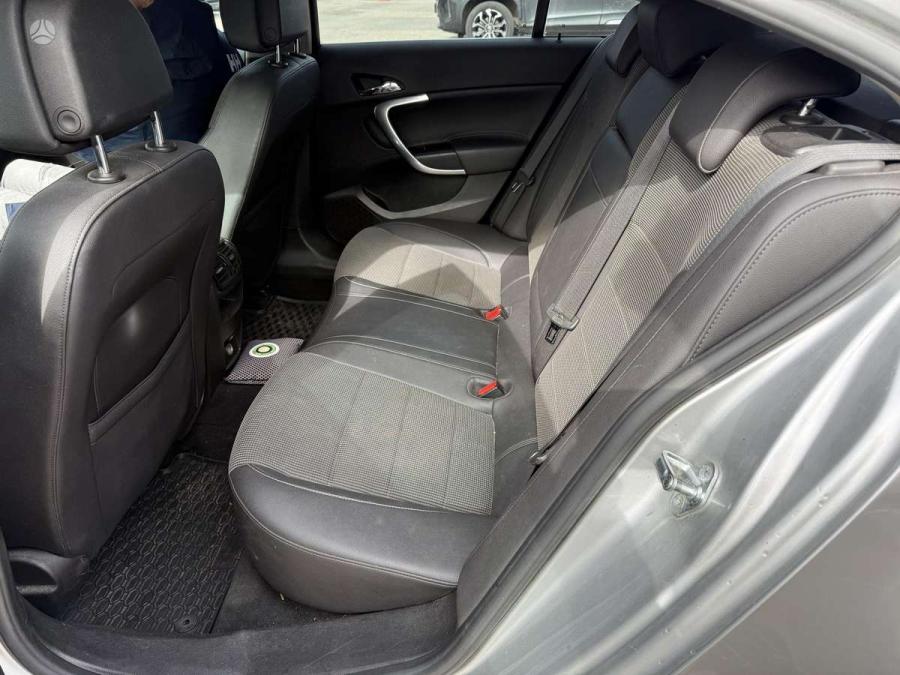 Grey Opel Insignia 2010 in Vilnius, with an engine capacity of 2.00 L and mileage of 289 thousand km for 1600 €, photo 7 on AUTOMOTO.COM.LV