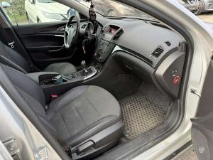 Grey Opel Insignia 2010 in Vilnius, with an engine capacity of 2.00 L and mileage of 289 thousand km for 1600 €, photo 12 on AUTOMOTO.COM.LV