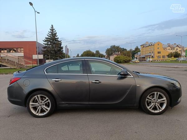 Grey Opel Insignia 2010 in Panevezys, with an engine capacity of 2.00 L and mileage of 360 thousand km for 1650 €, photo 4 on AUTOMOTO.COM.LV
