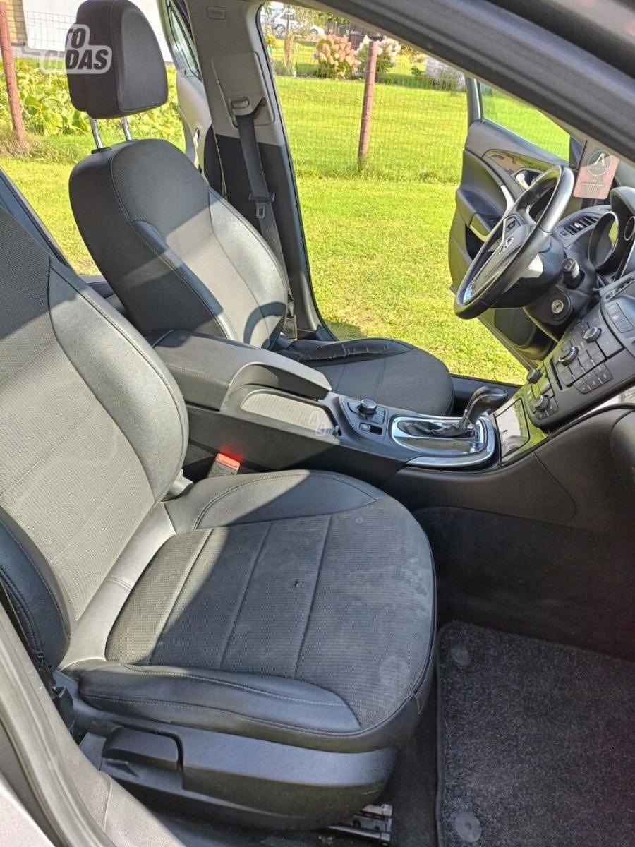Grey Opel Insignia 2010 in Panevezys, with an engine capacity of 2.00 L and mileage of 360 thousand km for 1550 €, photo 13 on AUTOMOTO.COM.LV