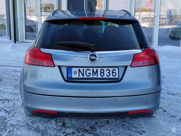 Grey Opel Insignia 2011 in Vilnius, with an engine capacity of 1.96 L and mileage of 232 thousand km for 4000 €, photo 5 on AUTOMOTO.COM.LV