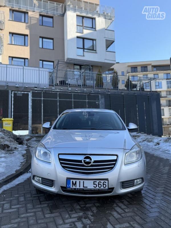 Grey Opel Insignia 2011 in Vilnius, with an engine capacity of 1.80 L and mileage of 273 thousand km for 2500 €, photo 2 on AUTOMOTO.COM.LV