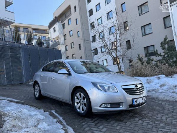 Grey Opel Insignia 2011 in Vilnius, with an engine capacity of 1.80 L and mileage of 273 thousand km for 2500 €, photo 3 on AUTOMOTO.COM.LV