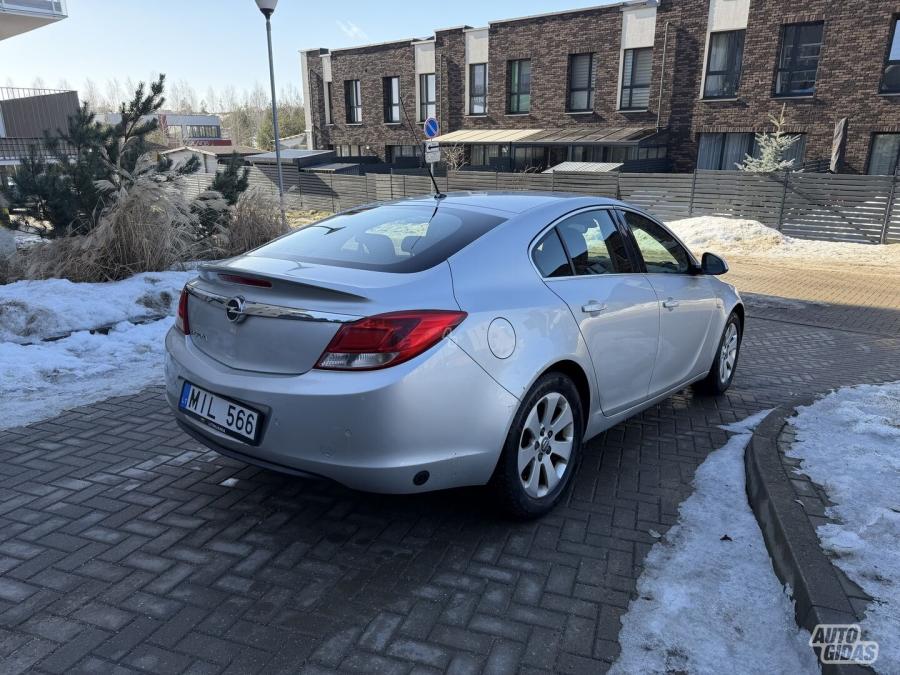 Grey Opel Insignia 2011 in Vilnius, with an engine capacity of 1.80 L and mileage of 273 thousand km for 2500 €, photo 6 on AUTOMOTO.COM.LV