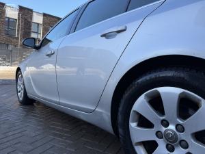 Grey Opel Insignia 2011 in Vilnius, with an engine capacity of 1.80 L and mileage of 273 thousand km for 2500 €, photo 8 on AUTOMOTO.COM.LV