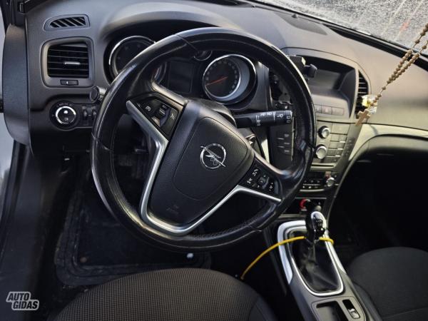 Grey Opel Insignia 2011 in Vilnius, with an engine capacity of 2.00 L and mileage of 240 thousand km for 2000 €, photo 8 on AUTOMOTO.COM.LV