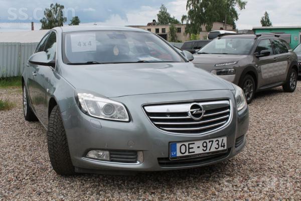 Pelēks Opel Insignia 2011 Daugavpils, ar dzinēja tilpumu 2.00 L un nobraukumu 262 tūkst. km par 4090 €, foto 2 vietnē AUTOMOTO.COM.LV