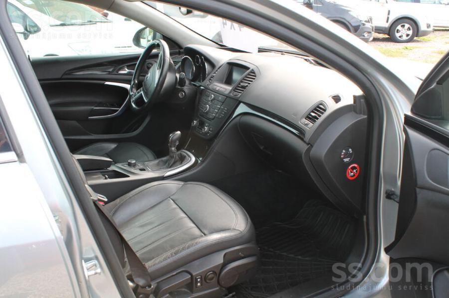 Pelēks Opel Insignia 2011 Daugavpils, ar dzinēja tilpumu 2.00 L un nobraukumu 262 tūkst. km par 4090 €, foto 10 vietnē AUTOMOTO.COM.LV