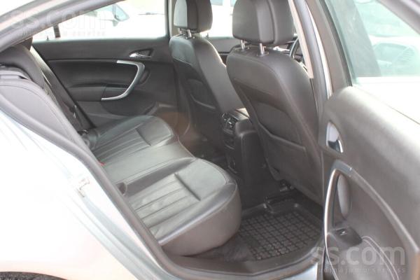 Pelēks Opel Insignia 2011 Daugavpils, ar dzinēja tilpumu 2.00 L un nobraukumu 262 tūkst. km par 4090 €, foto 10 vietnē AUTOMOTO.COM.LV