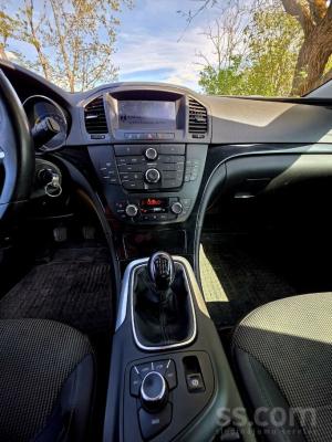 Pelēks Opel Insignia 2011 Rīga, ar dzinēja tilpumu 2.00 L un nobraukumu 216 tūkst. km par 1600 €, foto 9 vietnē AUTOMOTO.COM.LV