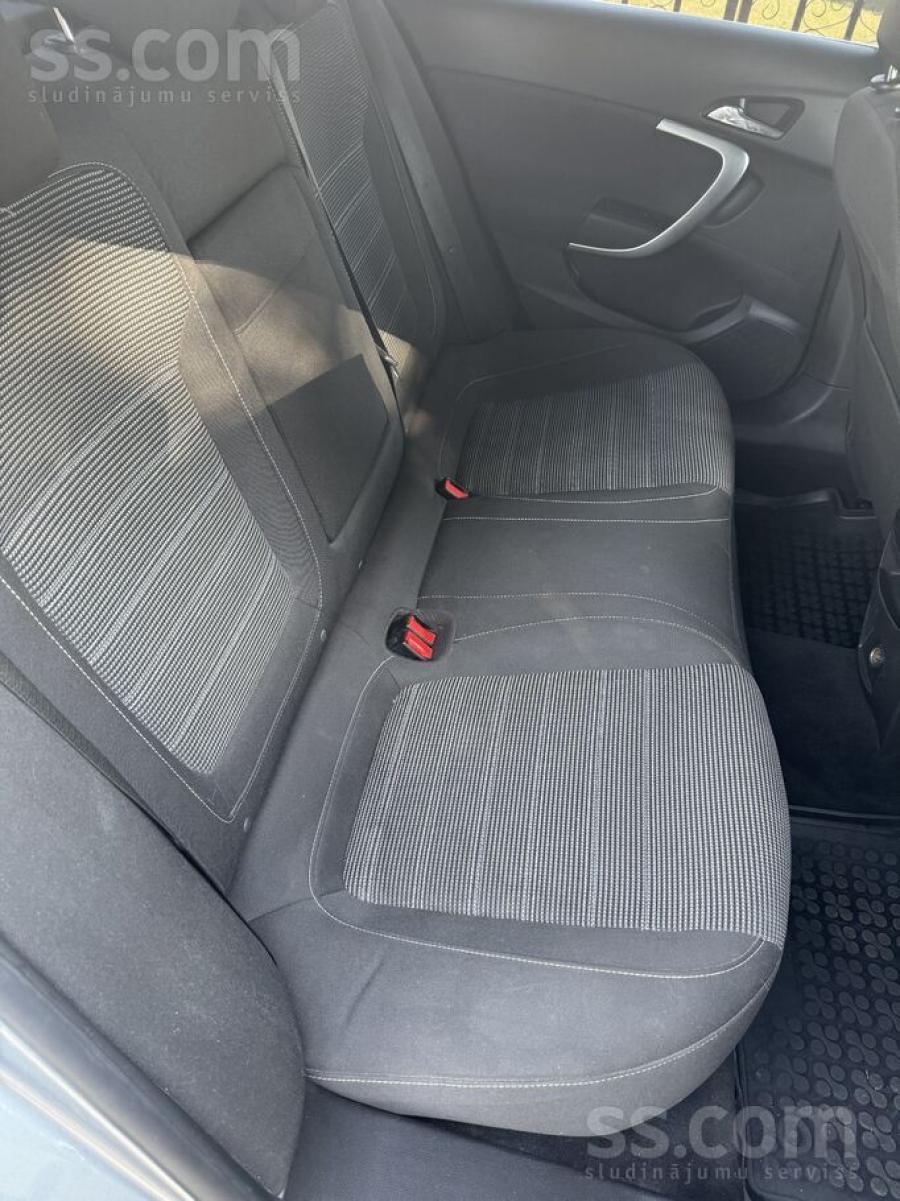 Pelēks Opel Insignia 2011 Jēkabpils, ar dzinēja tilpumu 2.00 L un nobraukumu 309 tūkst. km par 2200 €, foto 7 vietnē AUTOMOTO.COM.LV