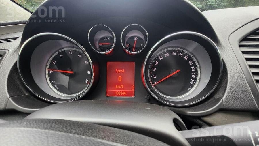 Pelēks Opel Insignia 2011 Saldus, ar dzinēja tilpumu 1.60 L un nobraukumu 139 tūkst. km par 3500 €, foto 10 vietnē AUTOMOTO.COM.LV