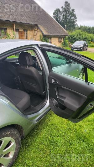 Pelēks Opel Insignia 2011 Saldus, ar dzinēja tilpumu 1.60 L un nobraukumu 139 tūkst. km par 3500 €, foto 14 vietnē AUTOMOTO.COM.LV