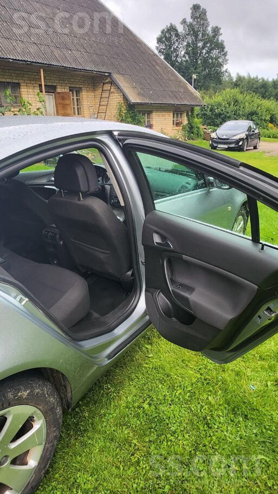 Pelēks Opel Insignia 2011 Saldus, ar dzinēja tilpumu 1.60 L un nobraukumu 139 tūkst. km par 3500 €, foto 14 vietnē AUTOMOTO.COM.LV