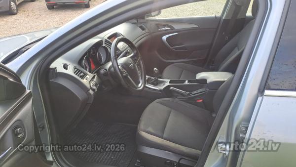 Grey Opel Insignia 2011 in Tallinn, with an engine capacity of 2.00 L and mileage of 221 thousand km for 3750 €, photo 7 on AUTOMOTO.COM.LV