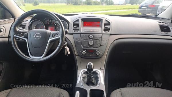 Grey Opel Insignia 2011 in Tallinn, with an engine capacity of 2.00 L and mileage of 221 thousand km for 3750 €, photo 11 on AUTOMOTO.COM.LV