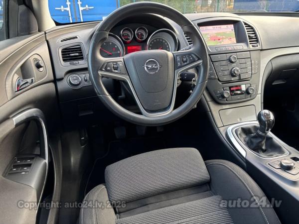 Grey Opel Insignia 2012 in Paide, with an engine capacity of 2.00 L and mileage of 229 thousand km for 5890 €, photo 11 on AUTOMOTO.COM.LV