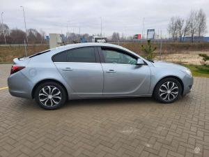 Grey Opel Insignia 2015 in Taurage, with an engine capacity of 1.96 L and mileage of 296 thousand km for 5200 €, photo 8 on AUTOMOTO.COM.LV