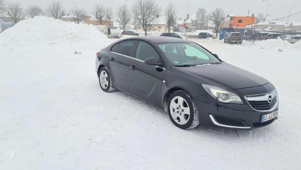 Grey Opel Insignia 2015 in Siauliai, with an engine capacity of 2.00 L and mileage of 200 thousand km for 5750 €, photo 2 on AUTOMOTO.COM.LV