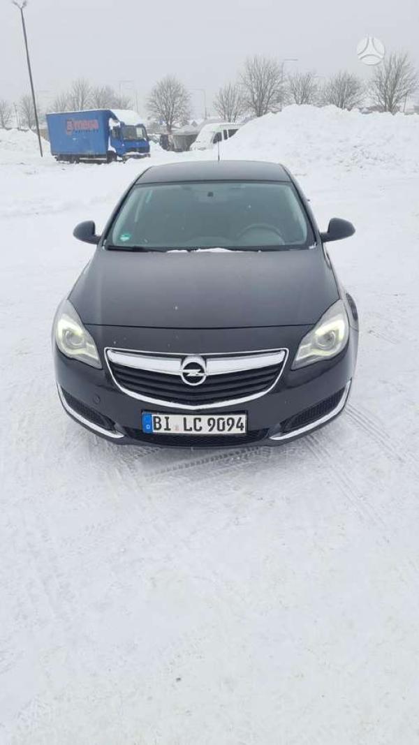 Grey Opel Insignia 2015 in Siauliai, with an engine capacity of 2.00 L and mileage of 200 thousand km for 5750 €, photo 3 on AUTOMOTO.COM.LV