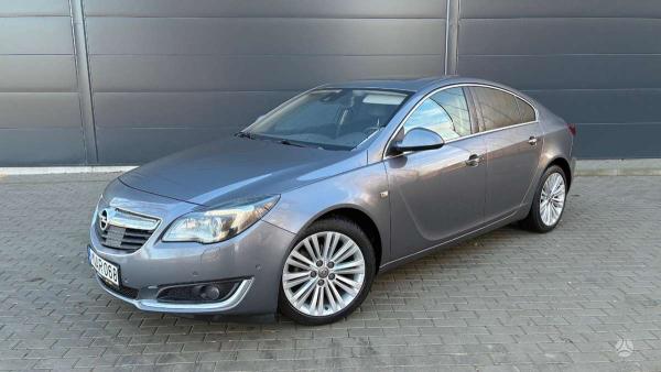 Grey Opel Insignia 2016 in Kaunas, with an engine capacity of 1.96 L and mileage of 300 thousand km for 6900 €, photo 1 on AUTOMOTO.COM.LV