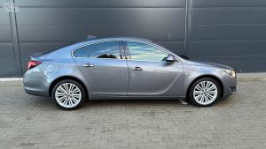 Grey Opel Insignia 2016 in Kaunas, with an engine capacity of 2.00 L and mileage of 300 thousand km for 6900 €, photo 5 on AUTOMOTO.COM.LV