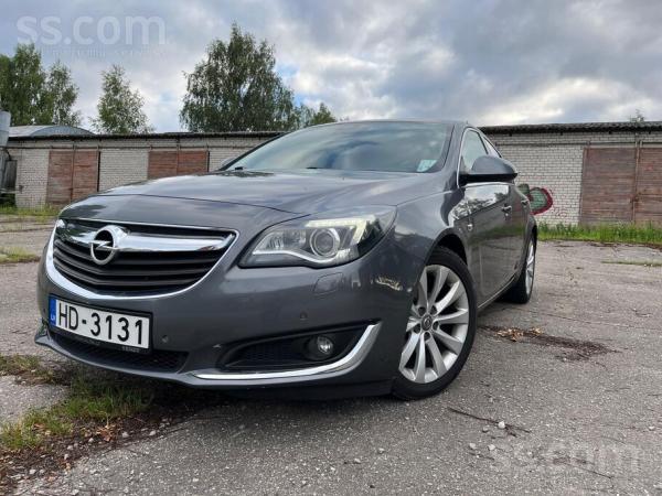 Grey Opel Insignia 2016 in Riga, with an engine capacity of 1.60 L and mileage of 252 thousand km for 7000 €, photo 3 on AUTOMOTO.COM.LV