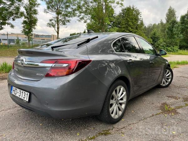 Grey Opel Insignia 2016 in Riga, with an engine capacity of 1.60 L and mileage of 252 thousand km for 7000 €, photo 6 on AUTOMOTO.COM.LV