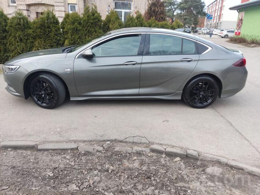Grey Opel Insignia 2017 in Riga, with an engine capacity of 1.60 L and mileage of 0 thousand km for 6250 €, photo 3 on AUTOMOTO.COM.LV