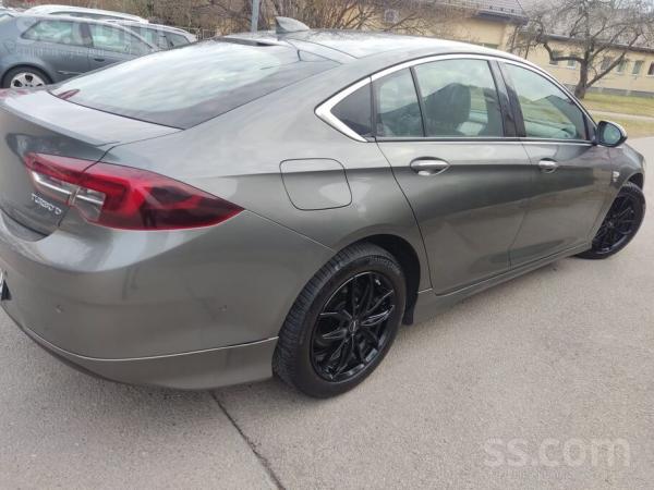 Grey Opel Insignia 2017 in Riga, with an engine capacity of 1.60 L and mileage of 0 thousand km for 6250 €, photo 3 on AUTOMOTO.COM.LV