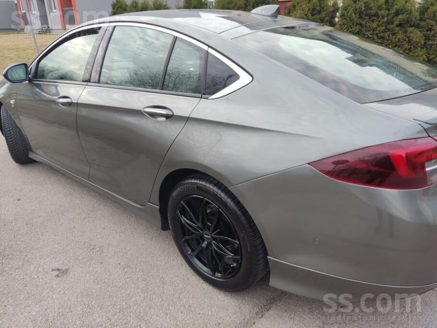 Grey Opel Insignia 2017 in Riga, with an engine capacity of 1.60 L and mileage of 0 thousand km for 6250 €, photo 5 on AUTOMOTO.COM.LV