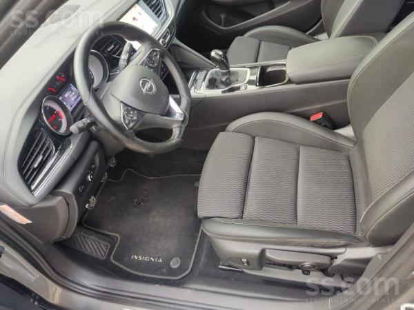 Grey Opel Insignia 2017 in Riga, with an engine capacity of 1.60 L and mileage of 0 thousand km for 6250 €, photo 6 on AUTOMOTO.COM.LV