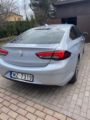 Grey Opel Insignia 2017 in Ogre, with an engine capacity of 1.60 L and mileage of 239 thousand km for 9150 €, photo 3 on AUTOMOTO.COM.LV