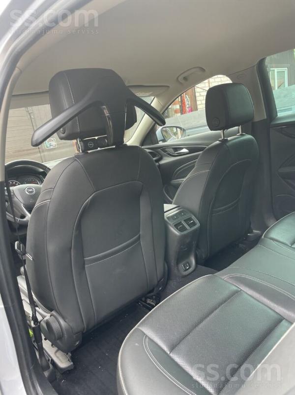 Pelēks Opel Insignia 2017 Ogre, ar dzinēja tilpumu 1.60 L un nobraukumu 239 tūkst. km par 9150 €, foto 6 vietnē AUTOMOTO.COM.LV