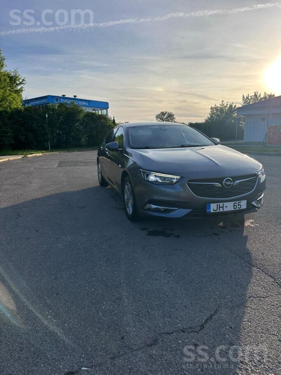 Grey Opel Insignia 2017 in Riga, with an engine capacity of 1.60 L and mileage of 191 thousand km for 9500 €, photo 1 on AUTOMOTO.COM.LV