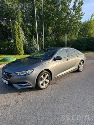Grey Opel Insignia 2017 in Riga, with an engine capacity of 1.60 L and mileage of 191 thousand km for 9500 €, photo 3 on AUTOMOTO.COM.LV