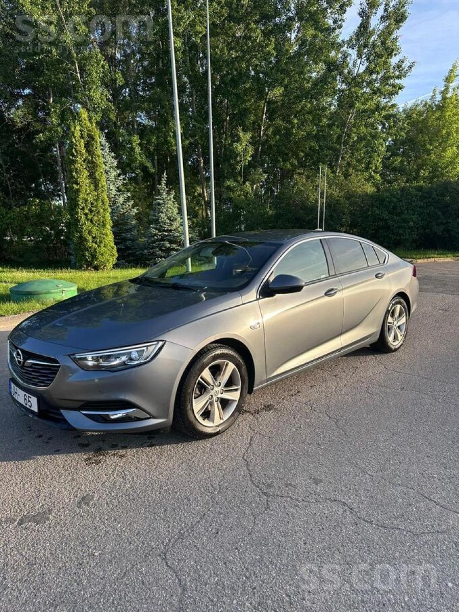 Grey Opel Insignia 2017 in Riga, with an engine capacity of 1.60 L and mileage of 191 thousand km for 9500 €, photo 3 on AUTOMOTO.COM.LV